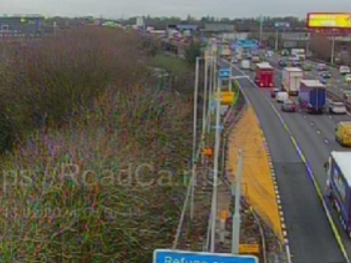 Hour-long delays on the M6 in the Black Country and Staffordshire following crash | Express & Star