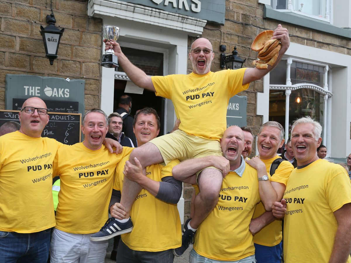 Proud Stuart wins World Black Pudding Throwing Championships 2022 ...