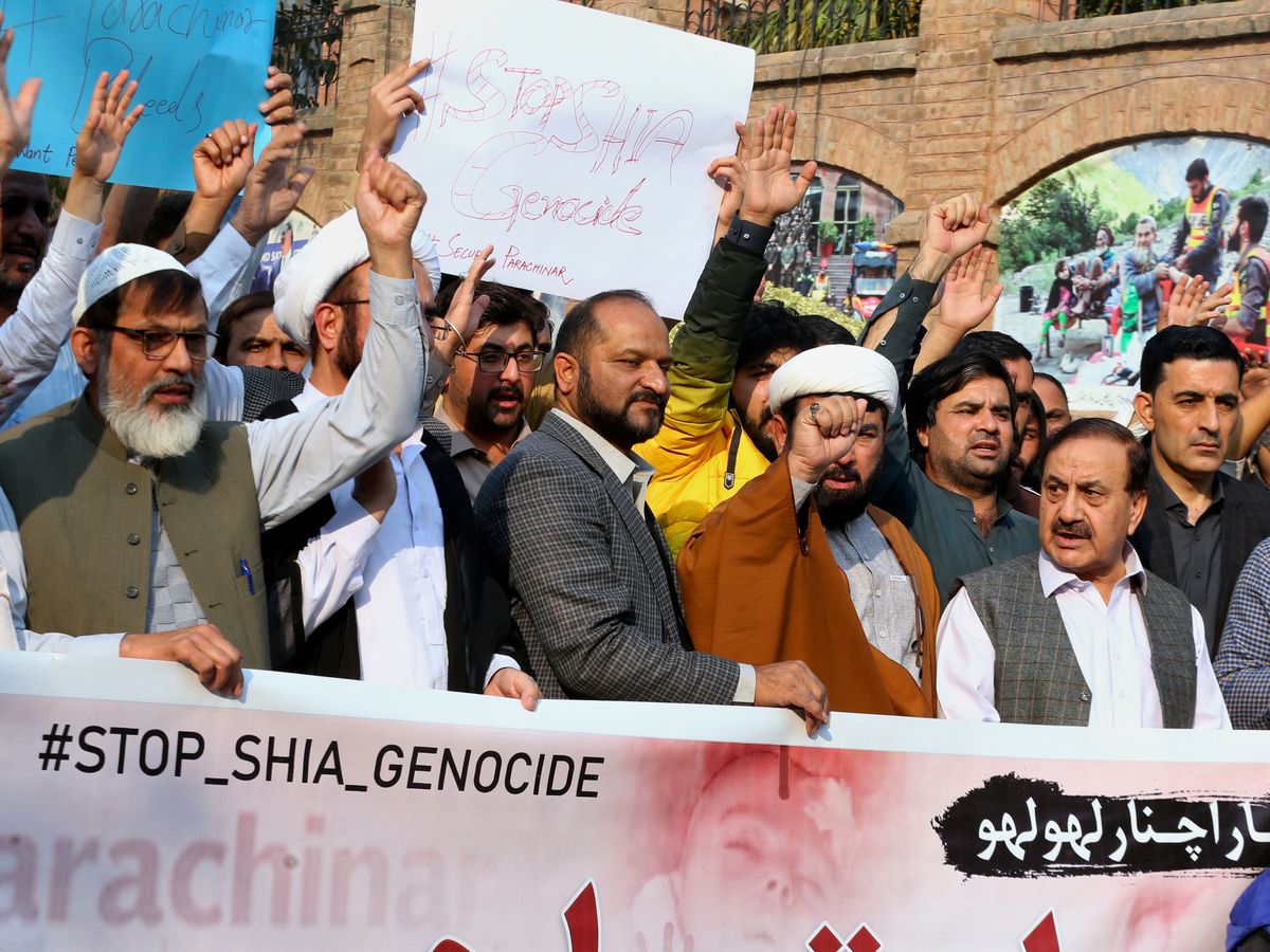 Pakistani city mourns 42 Shia Muslims killed in gun attack | Express & Star