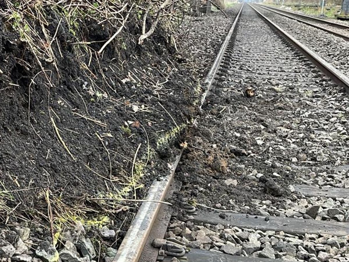 Landslip repair work blocks London Euston-Birmingham rail route ...