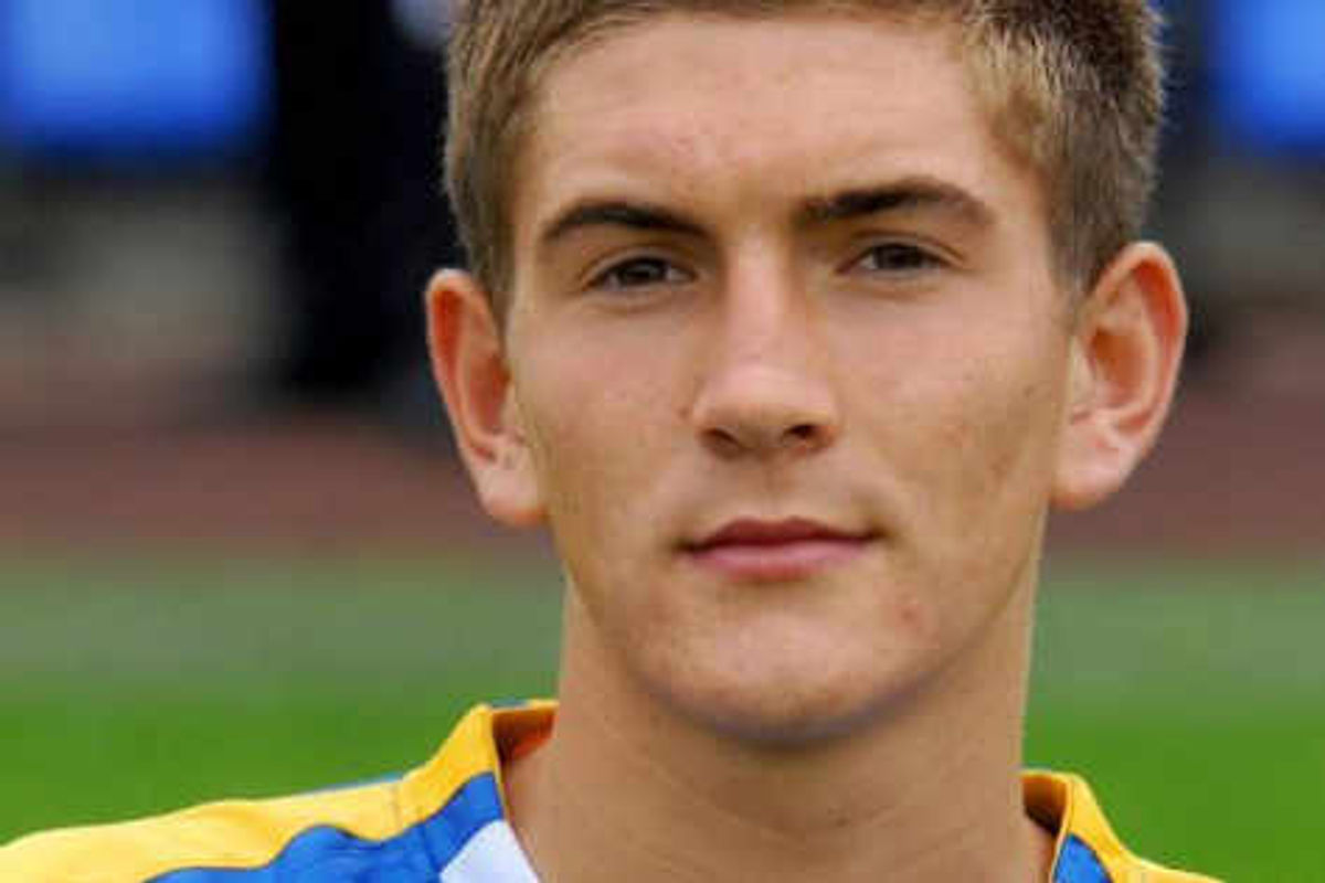 Hooman signs new Town contract | Shropshire Star