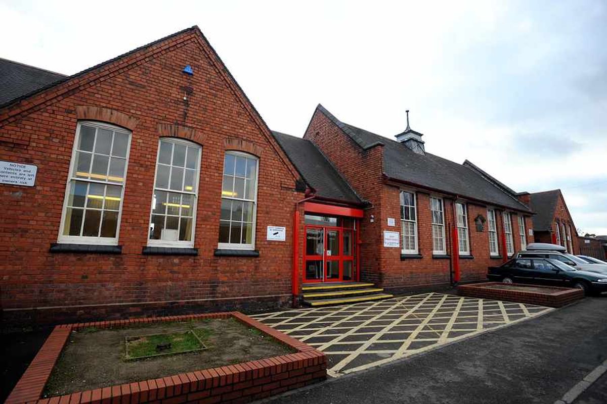 Oxley Primary School 'not improving enough' | Express & Star
