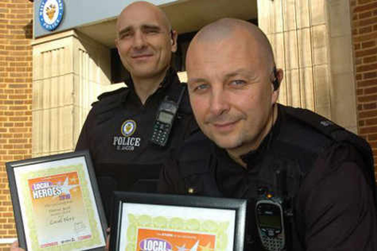 Hero police officers receive Express & Star award | Express & Star