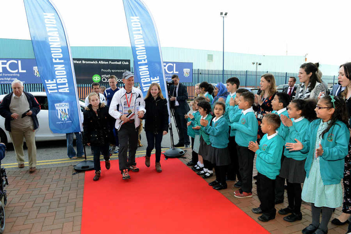 WATCH: Emotional return for marathon hero Blind Dave Heeley | Express ...