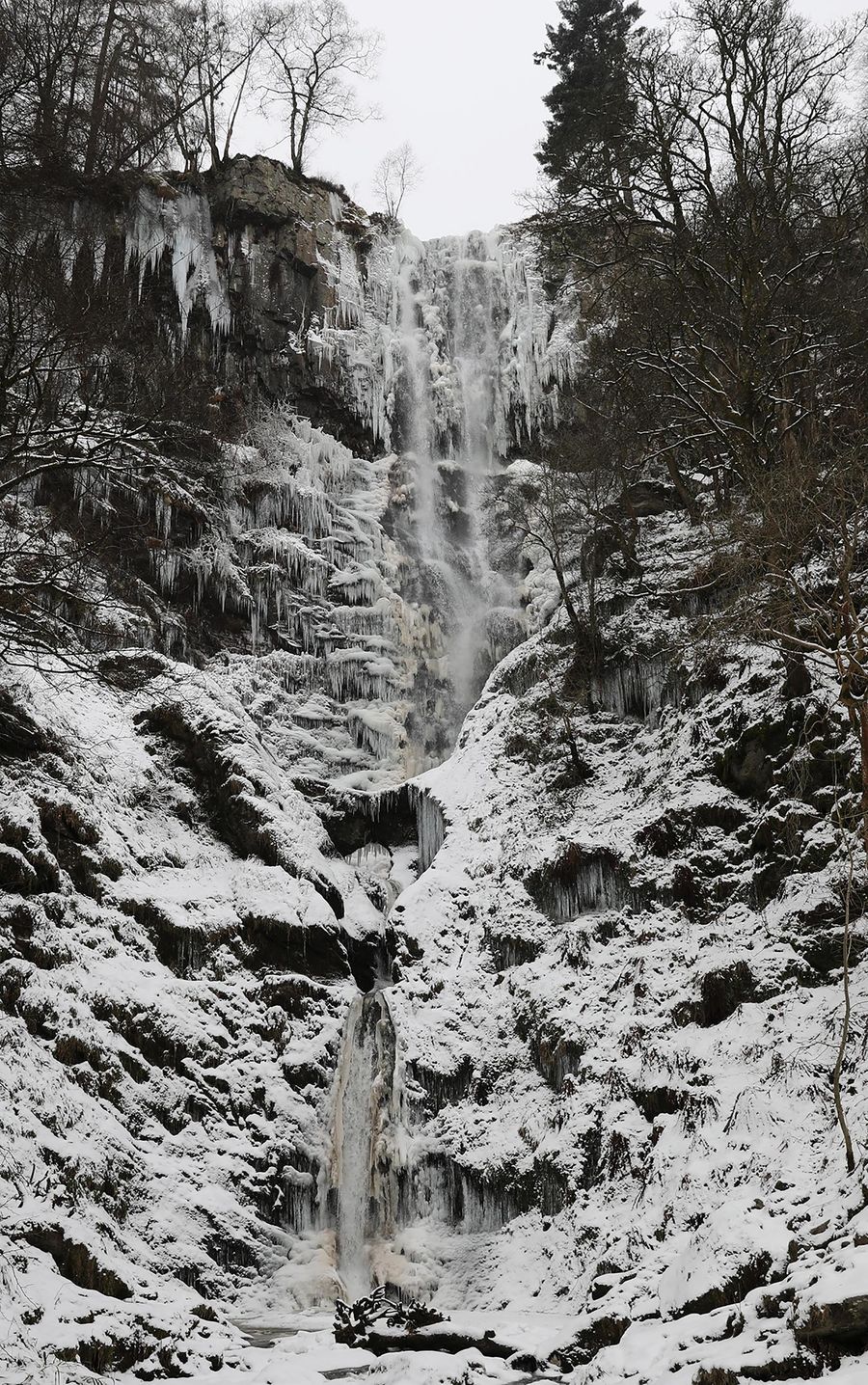 Stunning snaps show frozen Llanrhaeadr Waterfall | Shropshire Star