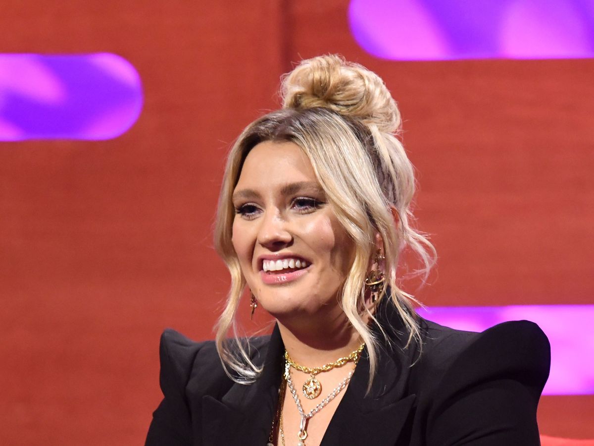 Ella Henderson to sing duet with teenage hospice ambassador for ...