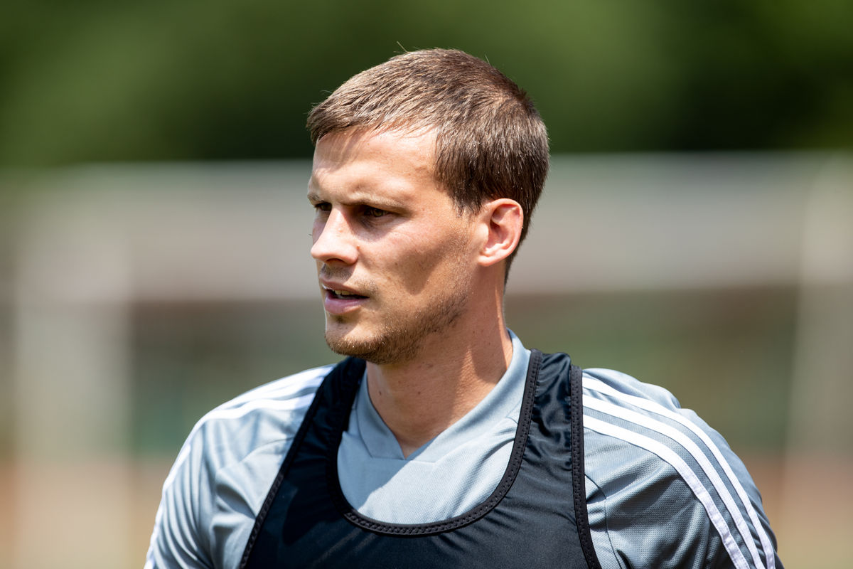 Wolves defender Ryan Bennett praises faultless Adama Traore | Express ...