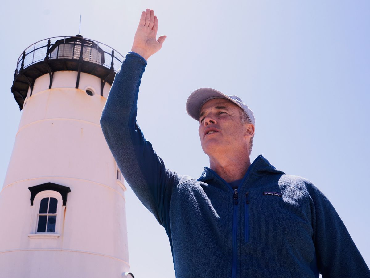 Lewis Pugh swims in great whites ‘hotspot’ for shark protection as Jaws ...