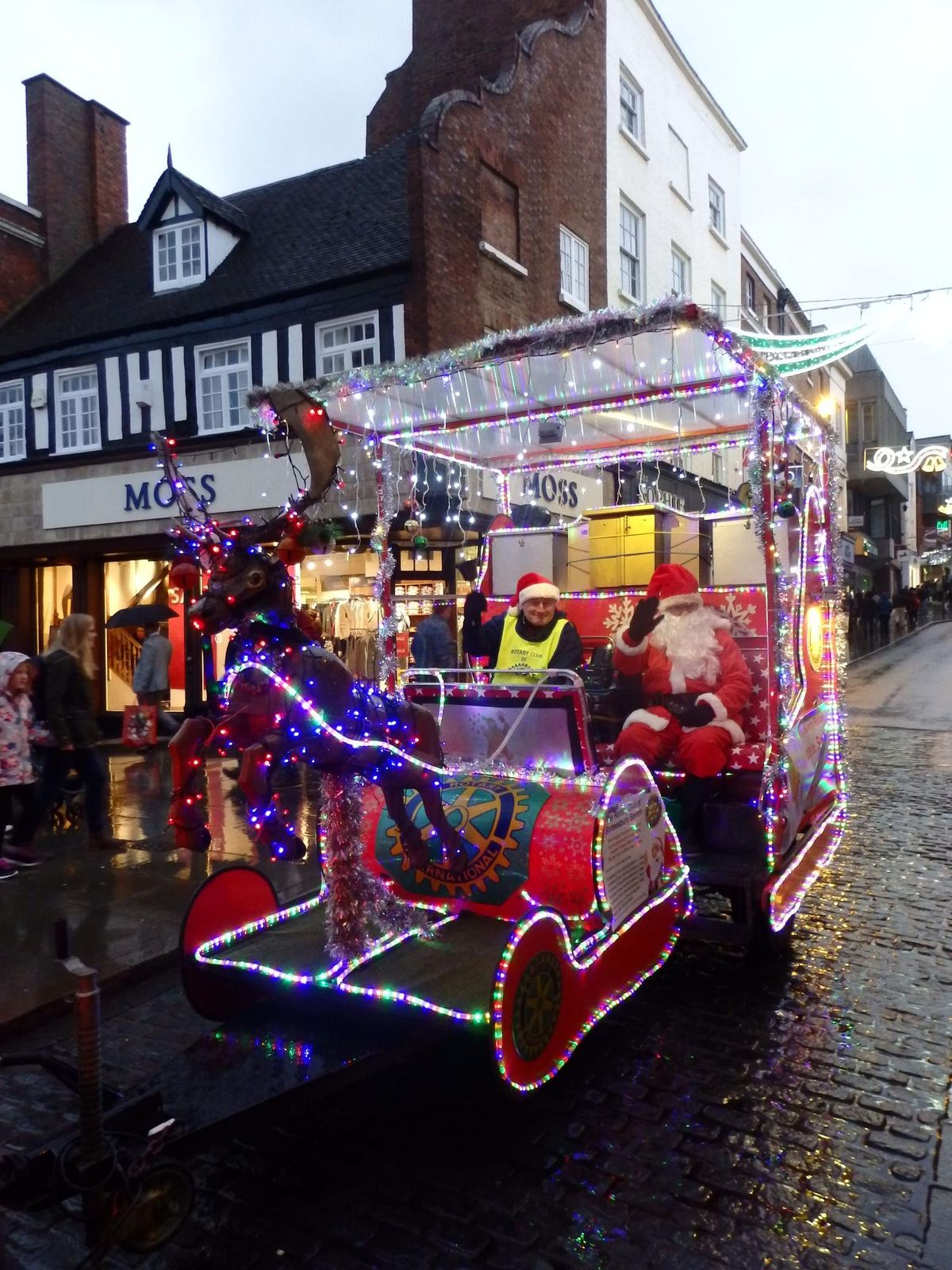 Rotary announce festive programme of Santa sleigh visits | Shropshire Star