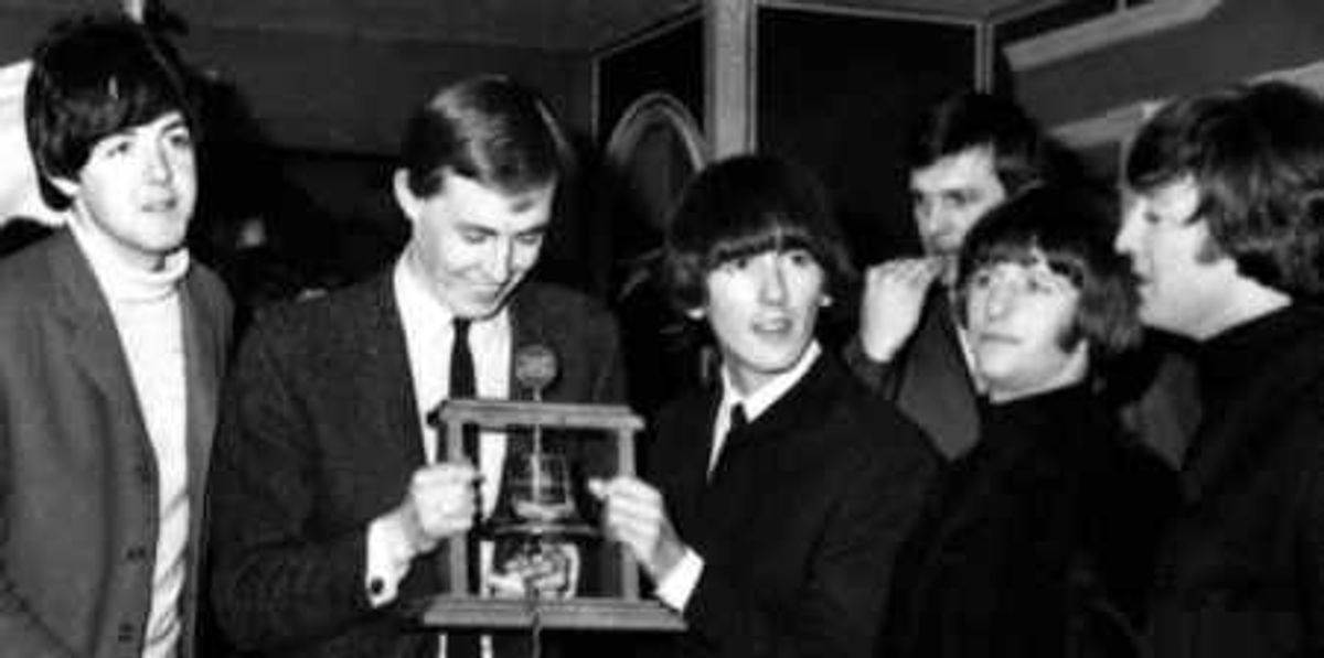 Tributes paid to Simon Dee | Shropshire Star