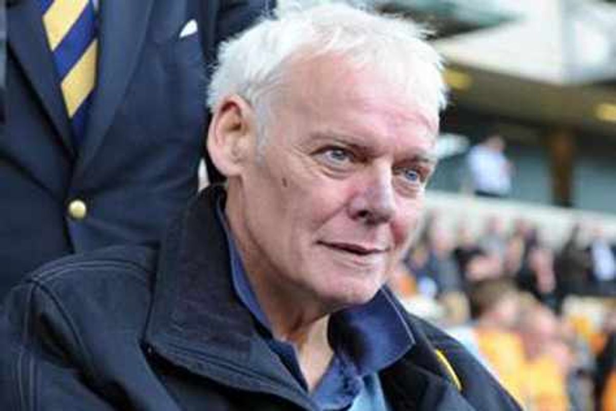 Tributes paid to Wolves legend Frank Munro | Express & Star
