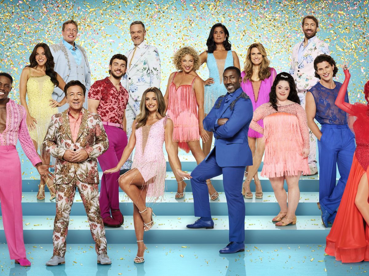 First official photo of new Strictly Come Dancing contestants released ...