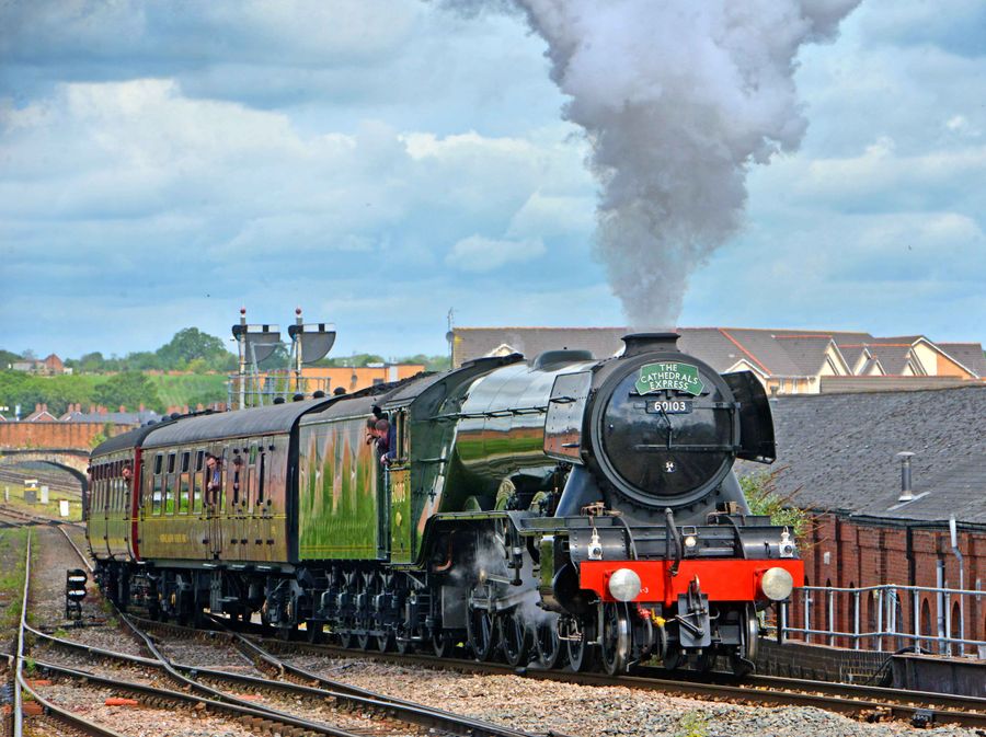 World's most famous steam locomotive 'The Flying Scotsman' to haul ...