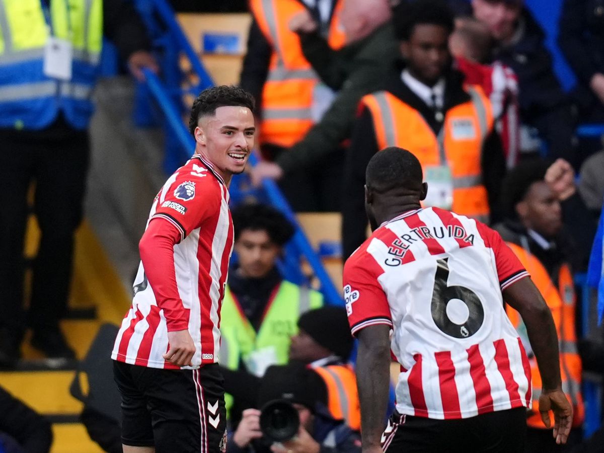 Chemsdine Talbi late strike edges Sunderland to victory at Chelsea ...