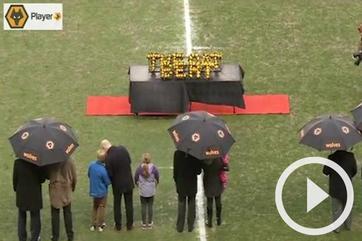 Video - Wolves pay tribute to the late Bert Williams | Express & Star