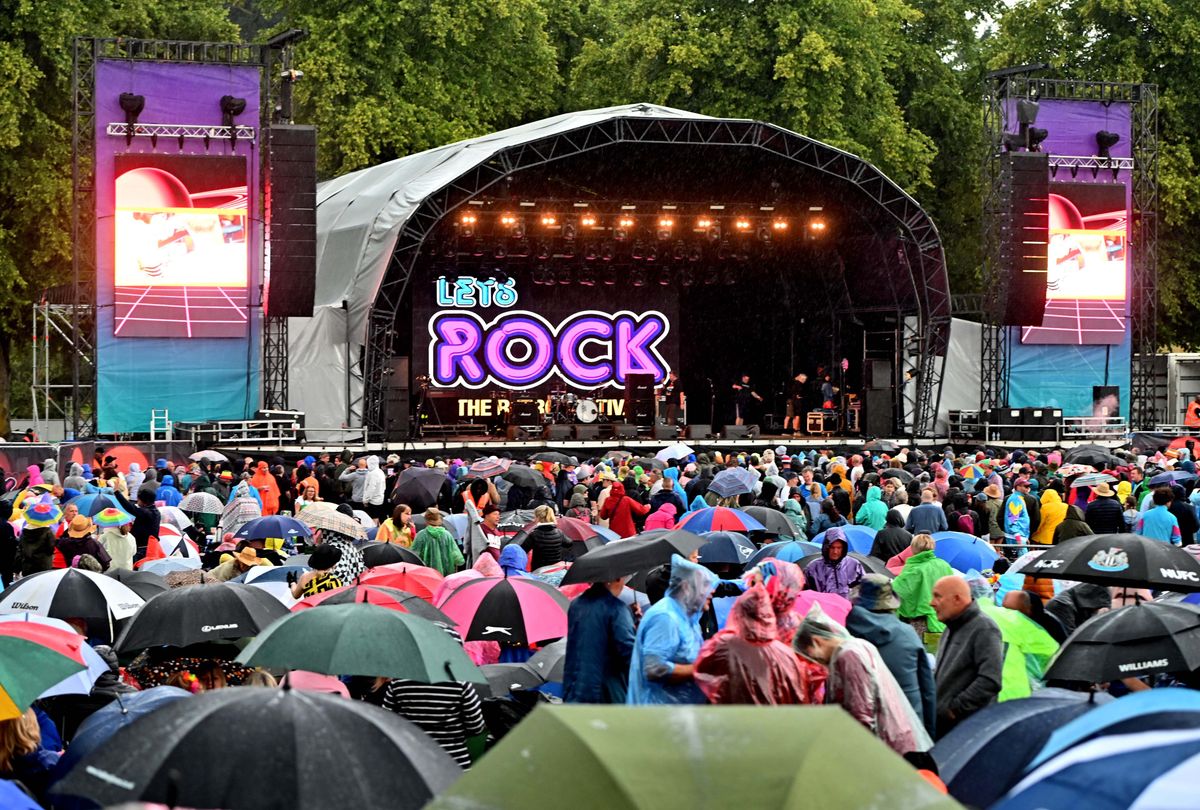 Watch: Shrewsbury crowd goes wild as retro rock festival returns to ...