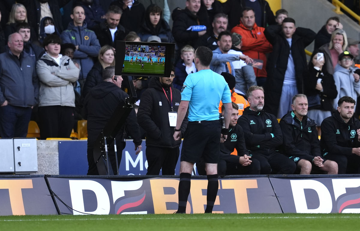 VAR expectations 'way off the mark' as Premier League referee hits out ...