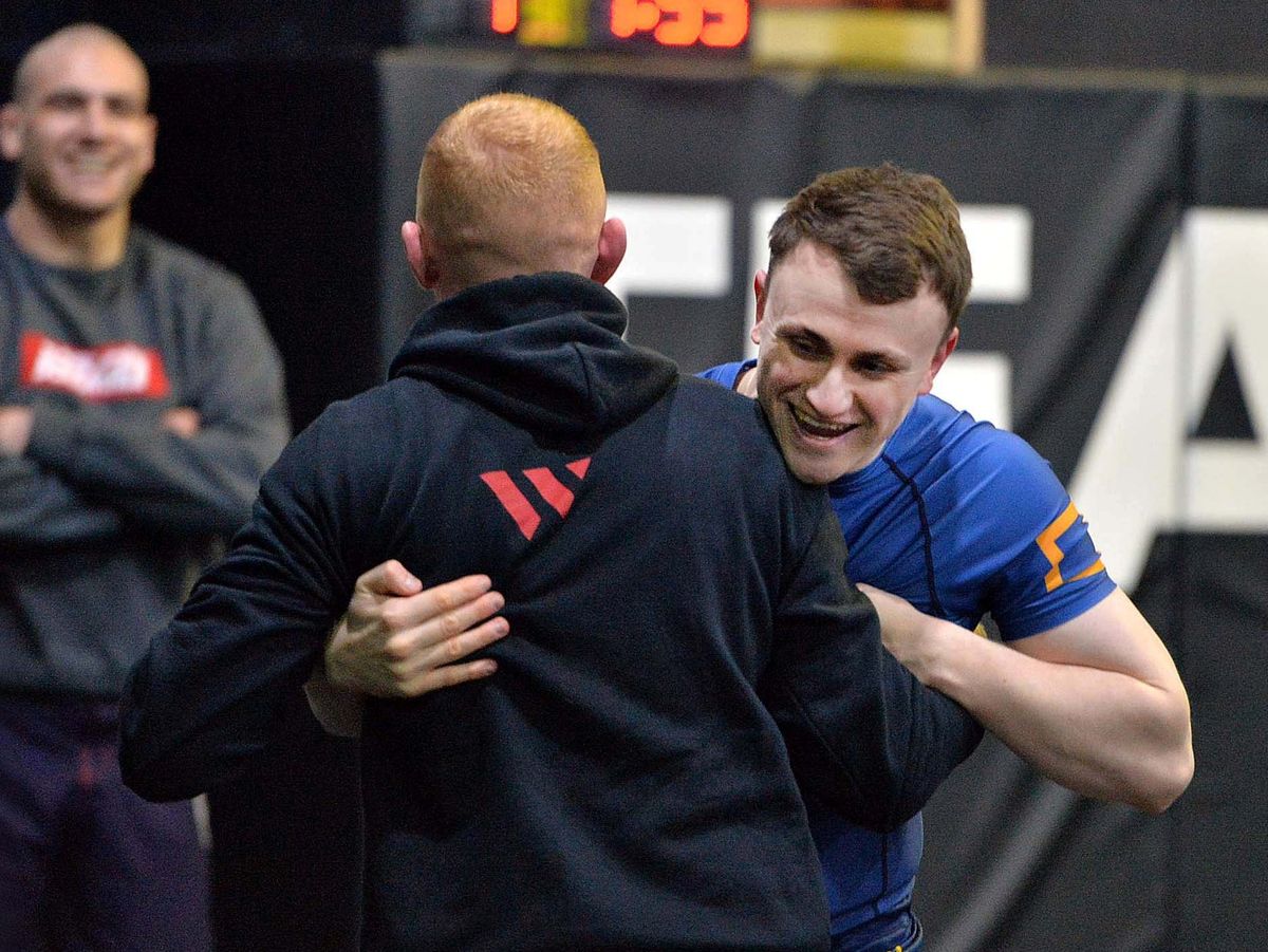 Sports reporter v professional fighter: Inside an MMA class at Team ...