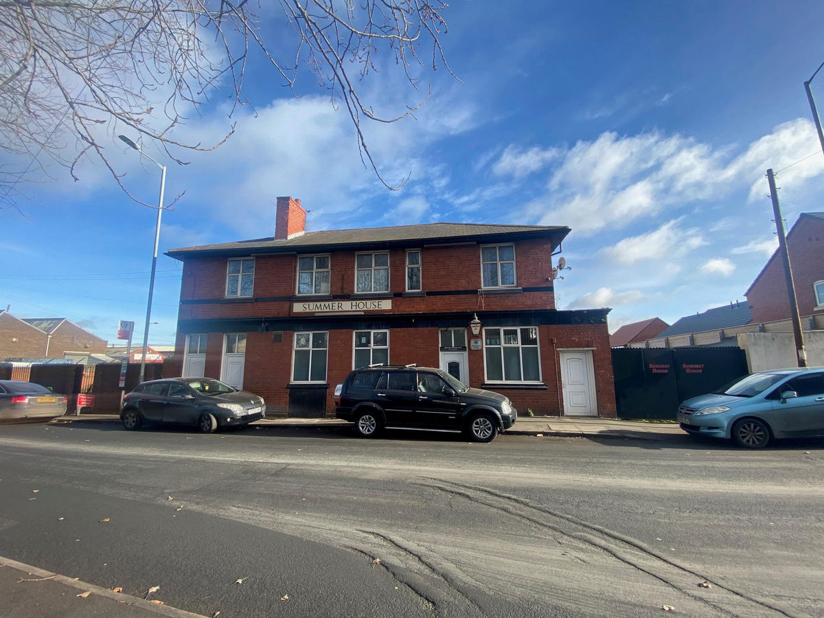 Former Wolverhampton pub suitable for redevelopment sold to mystery ...
