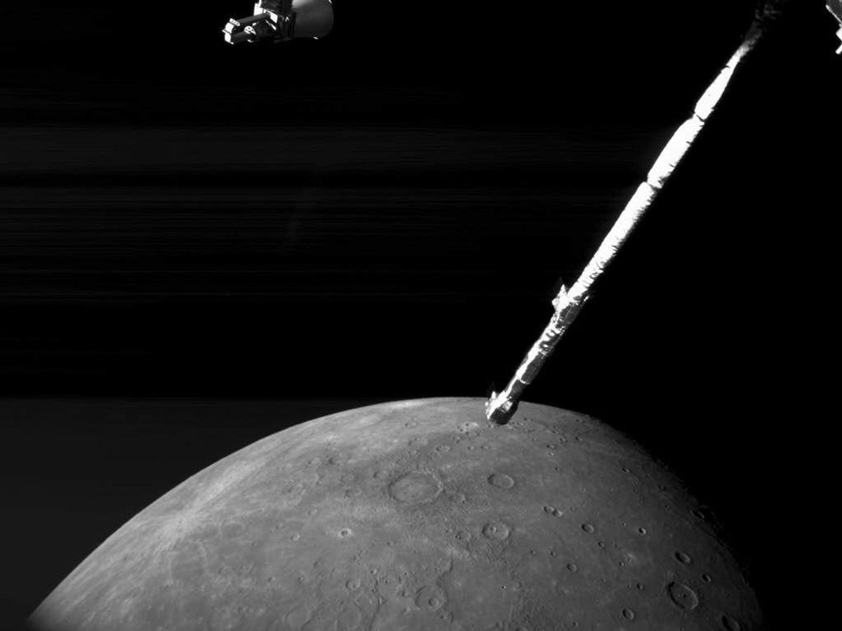 Spacecraft buzzes Mercury’s north pole and beams back stunning photos | Express & Star