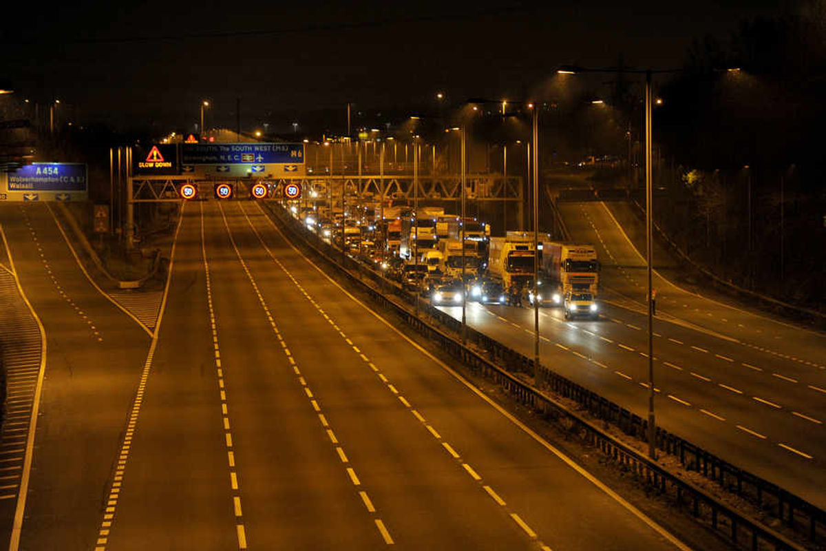 M6 closed in both directions as man threatens to jump | Express & Star