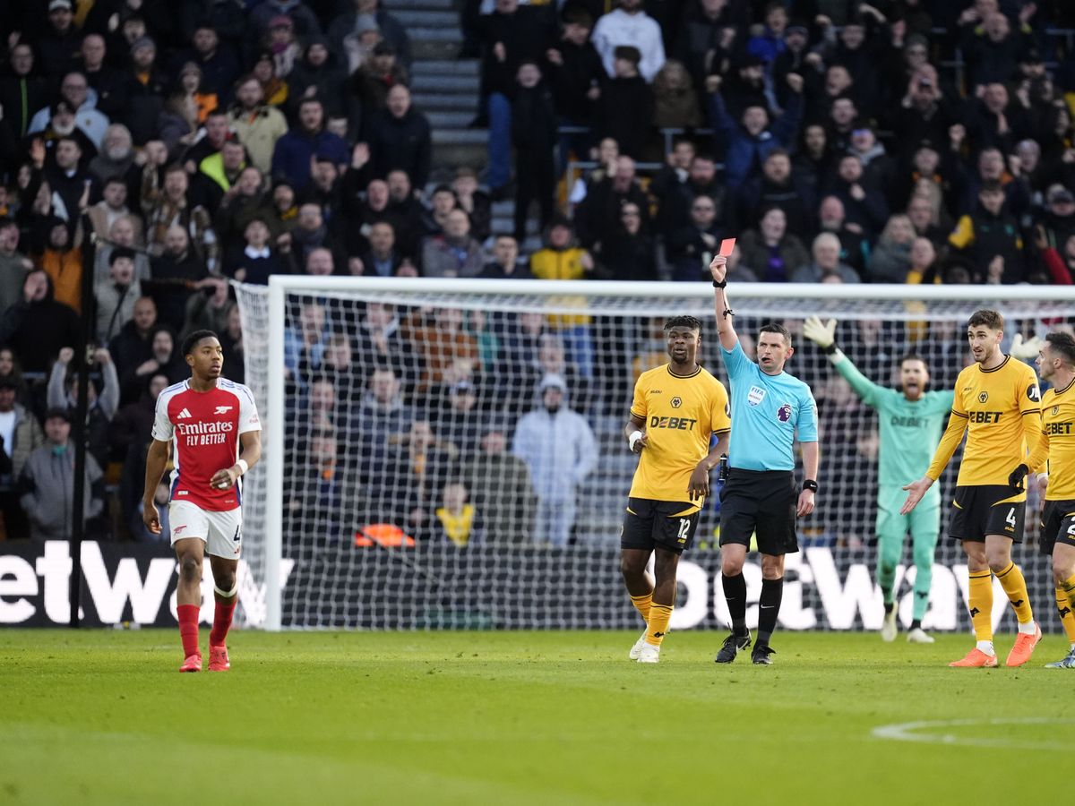 Arsenal overcome controversial Myles Lewis-Skelly red card to edge out ...