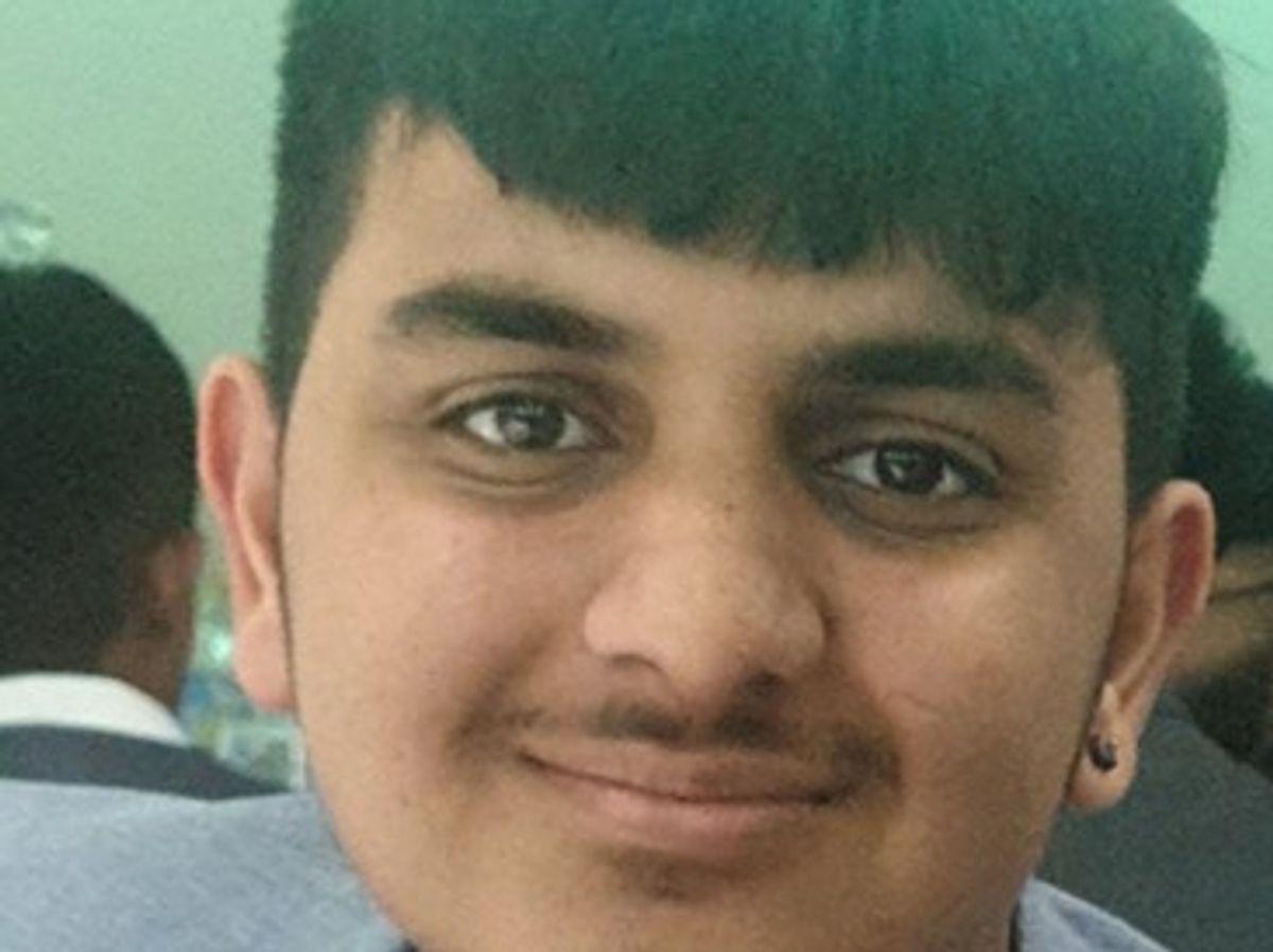 Murder trial witness tells jury of foot chase weeks before schoolboy was stabbed | Express & Star