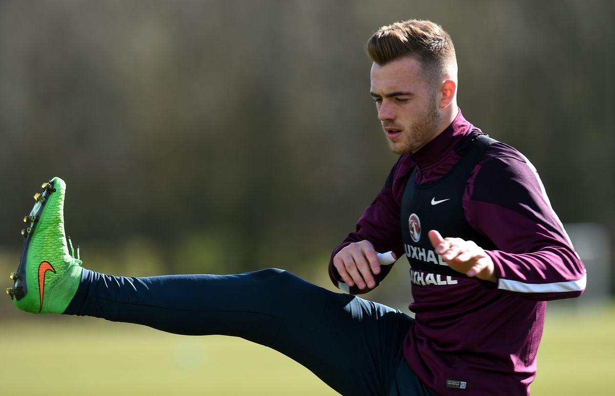 Callum Chambers close to Aston Villa departure | Express & Star