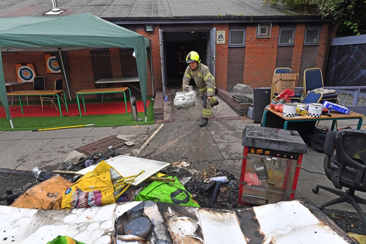 Fire crews tackle fire at community centre in Pensnett as people warned ...