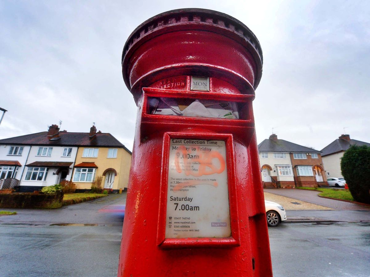 Letters overflowing as 'lost key' leaves postbox unemptied since before ...