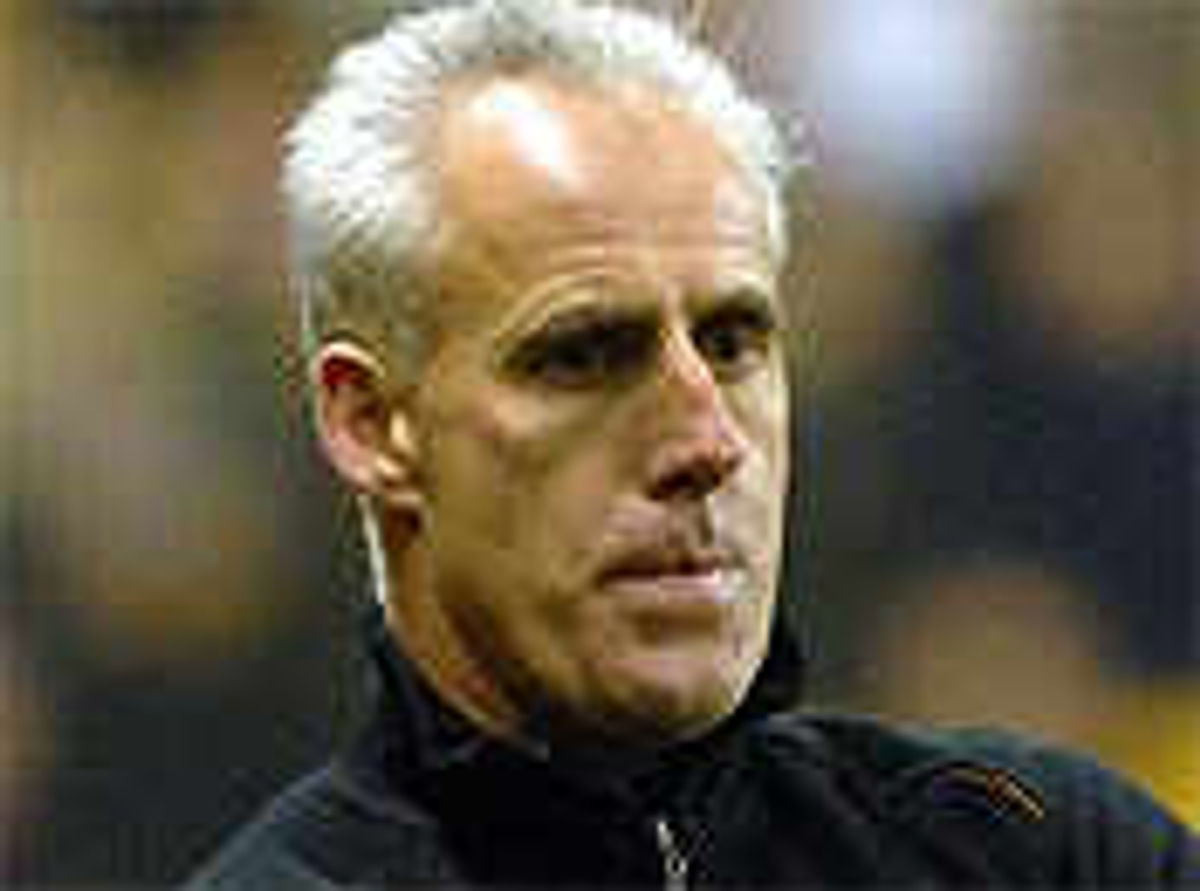 Hands off Mick, say players | Express & Star