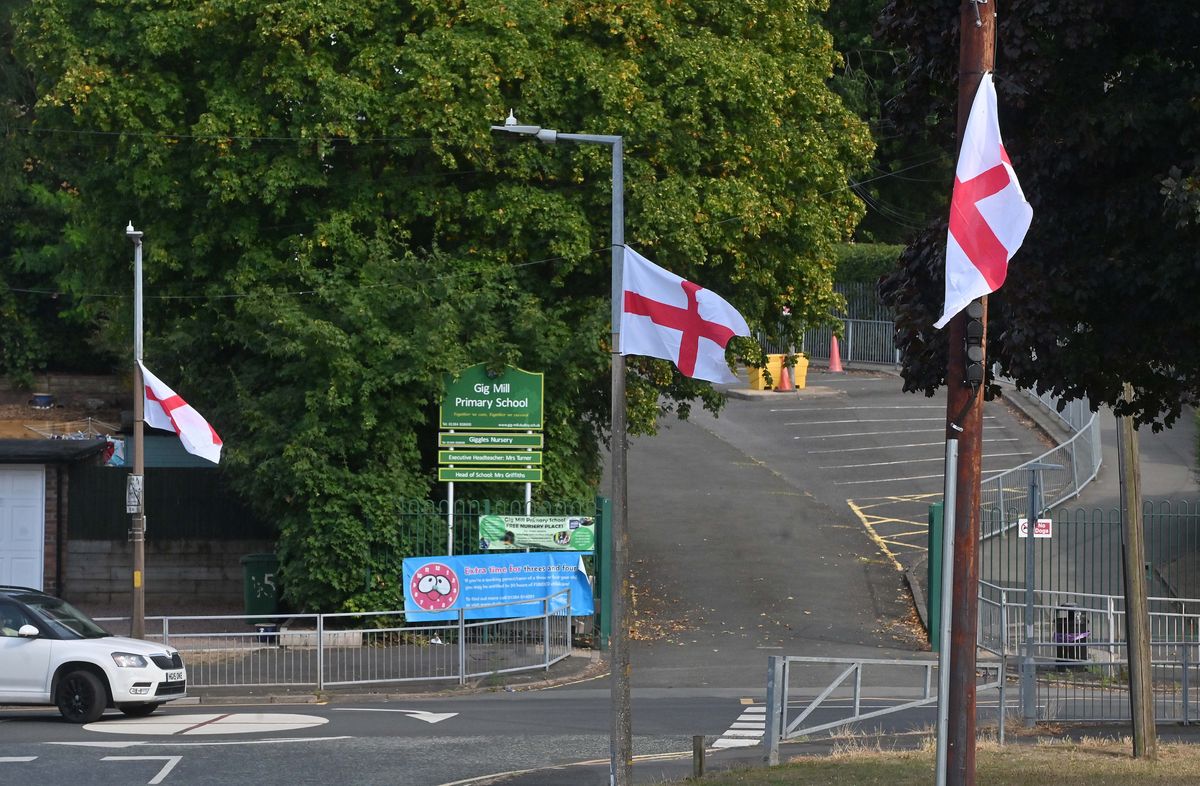 'I think it's great. Fly the flag and fly it proud': Dudley Council ...