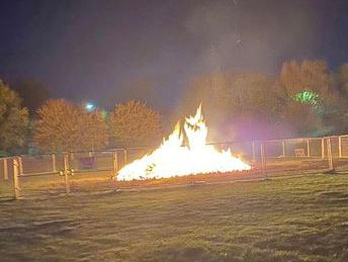 The show will go on - Donnington bonfire is rebuilt ready for fireworks ...