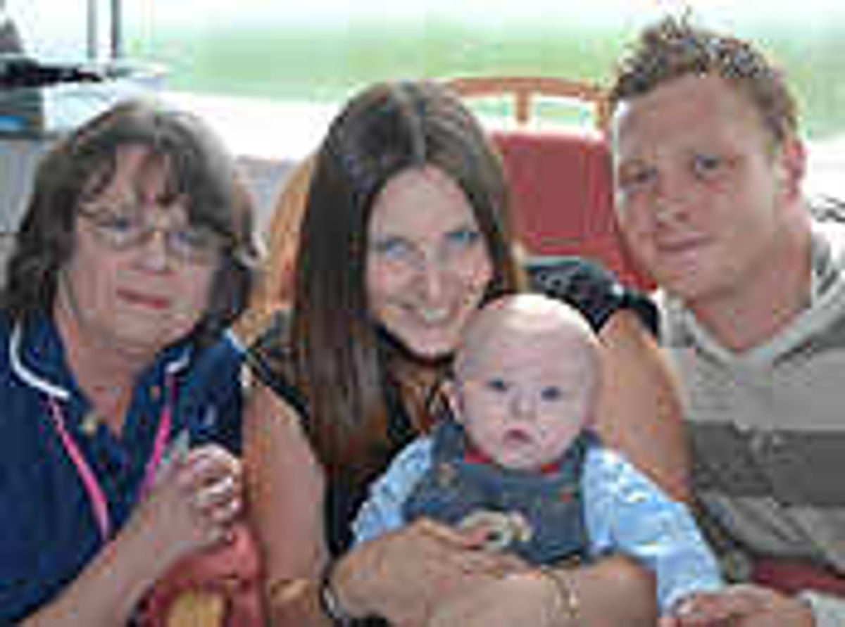 Mum's thanks to maternity staff | Express & Star