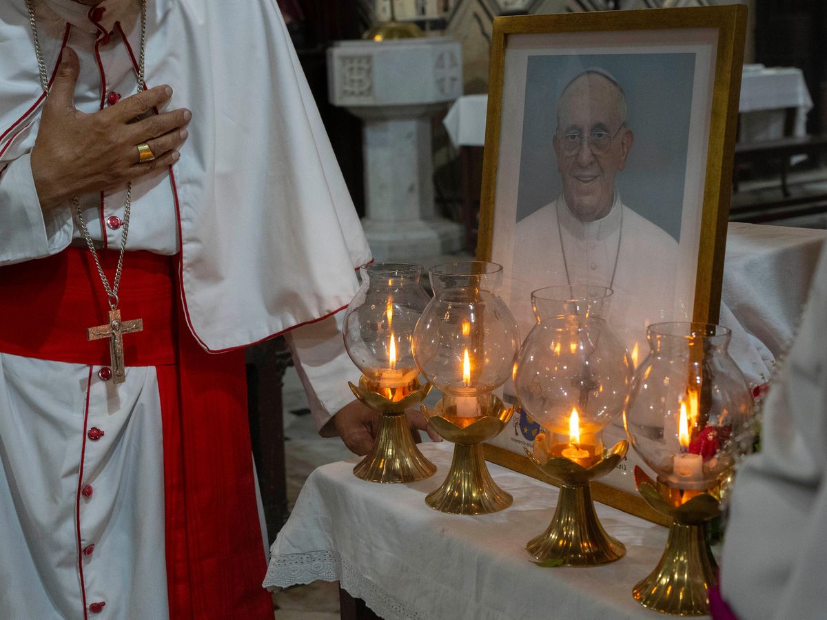 What are the church’s rites for the death of a pope? | Express & Star