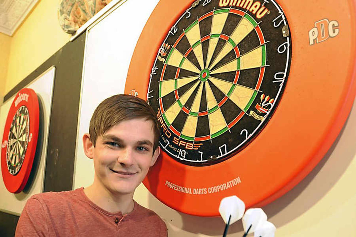 Matthew Dennant makes PDC quarter-finals | Express & Star