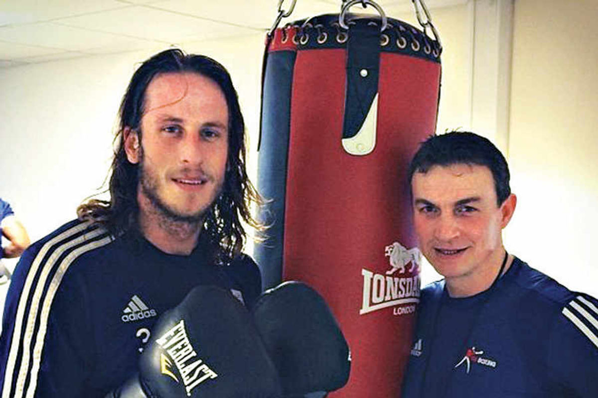 West Brom's Jonas Olsson fighting fit with former world boxing champion ...