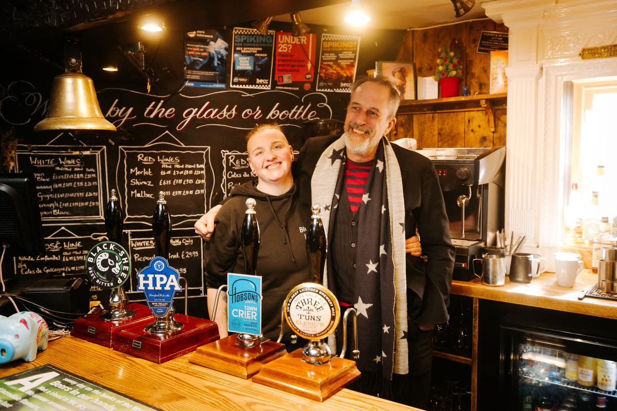Managers who transformed 'unruly' Ludlow pub into traditional boozer ...