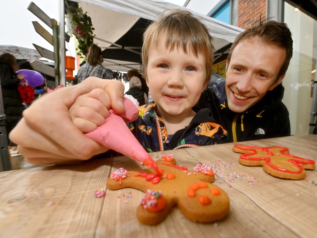 Visitors flock to Market Drayton's 'busiest ever' Ginger and Spice ...