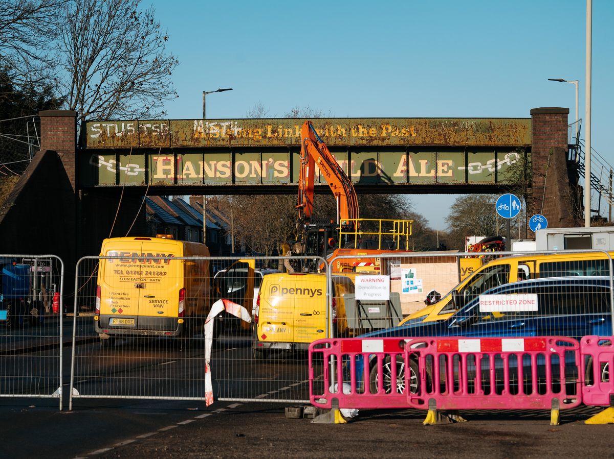 Workers onsite to remove iconic Hanson's bridge in metro extension ...
