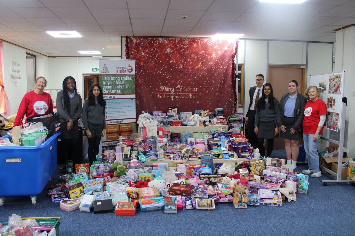 High school students deliver ‘Christmas smiles’ for Telford families ...