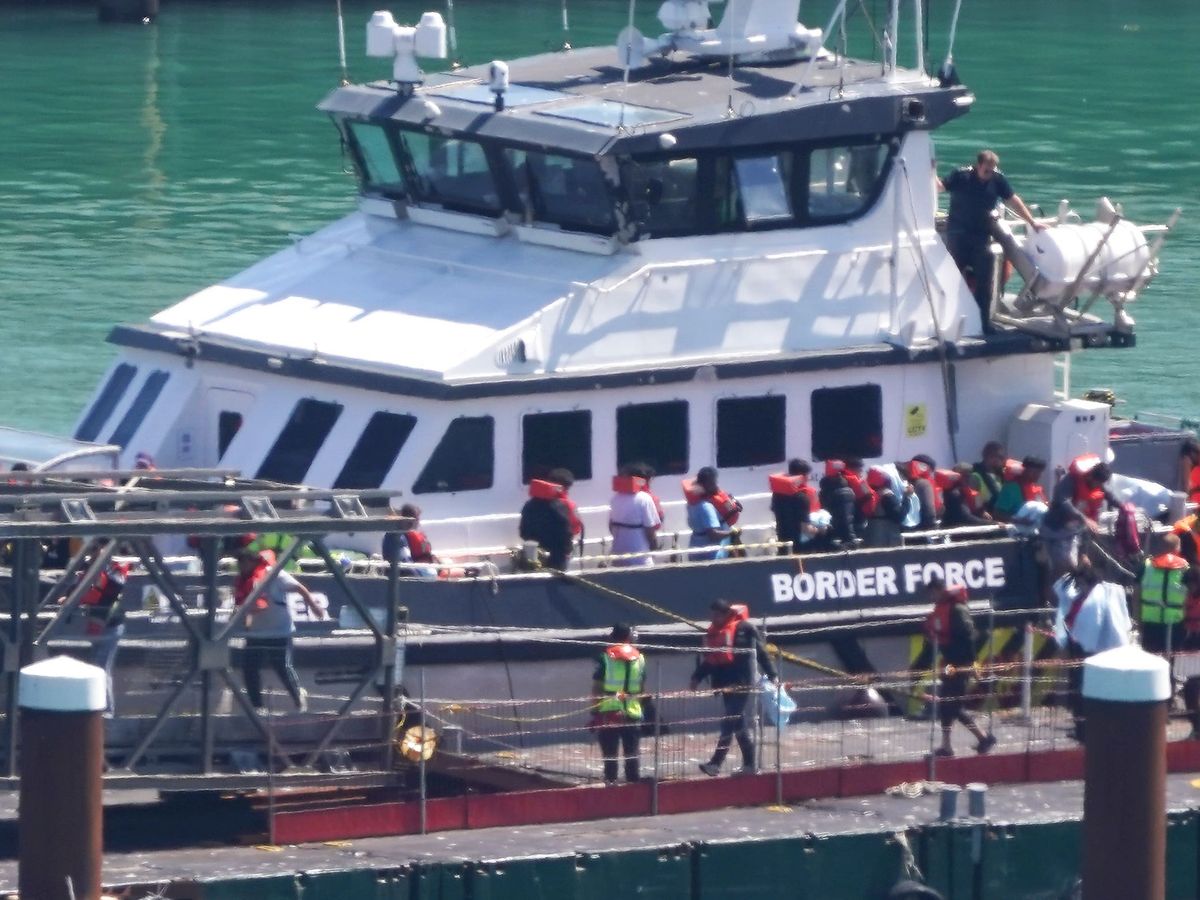 Migrants arrive in Dover after Channel crossings top 17,000 for the ...