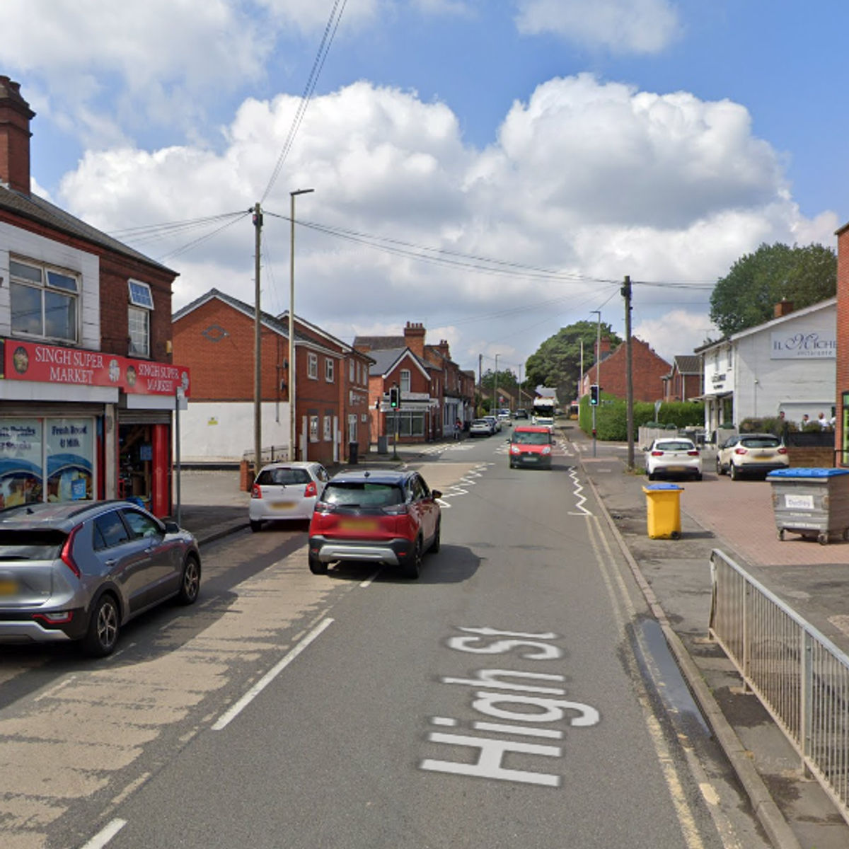 Manhunt as hit-and-run driver on the run after Smethwick crash | Express & Star