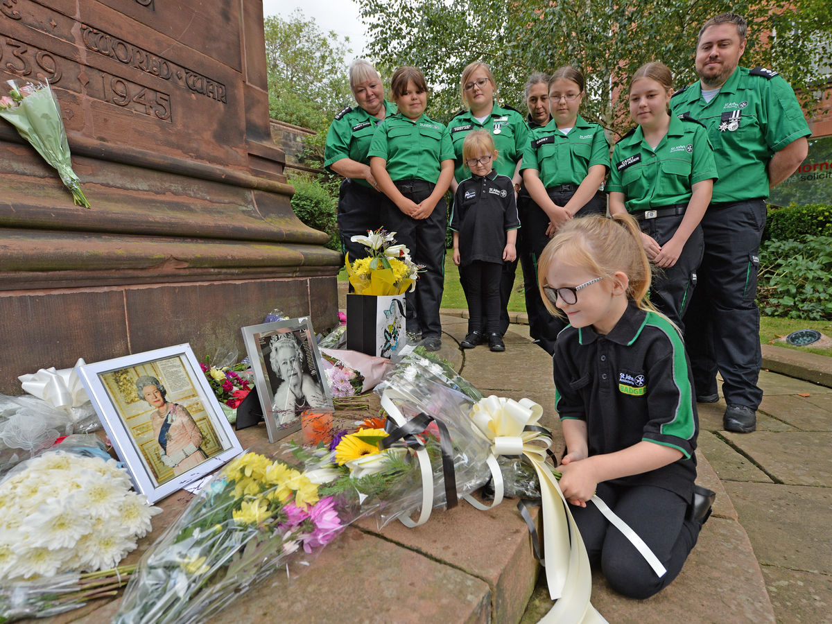 St John Ambulance pays tribute to Queen in Wolverhampton | Express & Star