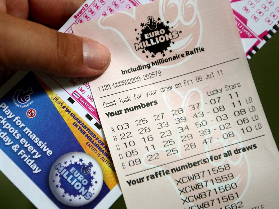 Biggest lottery prize in UK rolls over again after no EuroMillions ...