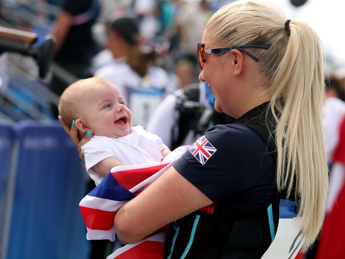Amber Rutter wins skeet silver medal three months after giving birth ...