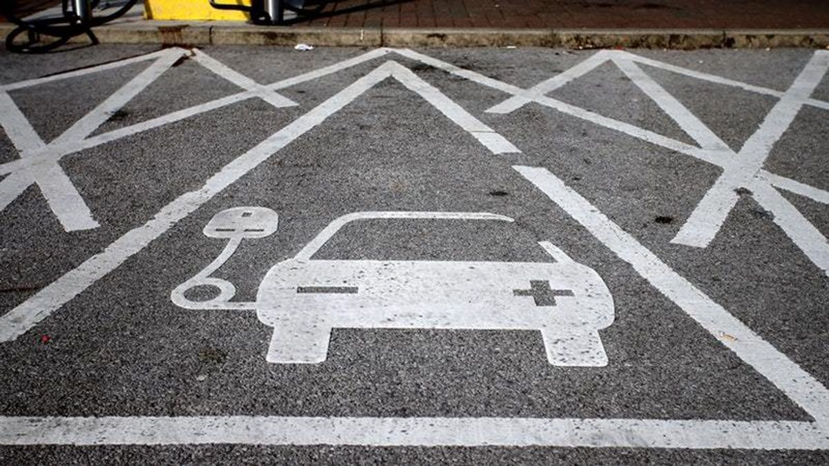 Green car sales ‘will beat diesels in 2019’ | Shropshire Star