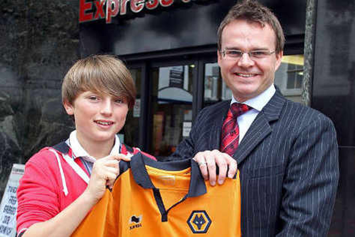 'Autograph Kid' Louis Harper signs off | Express & Star