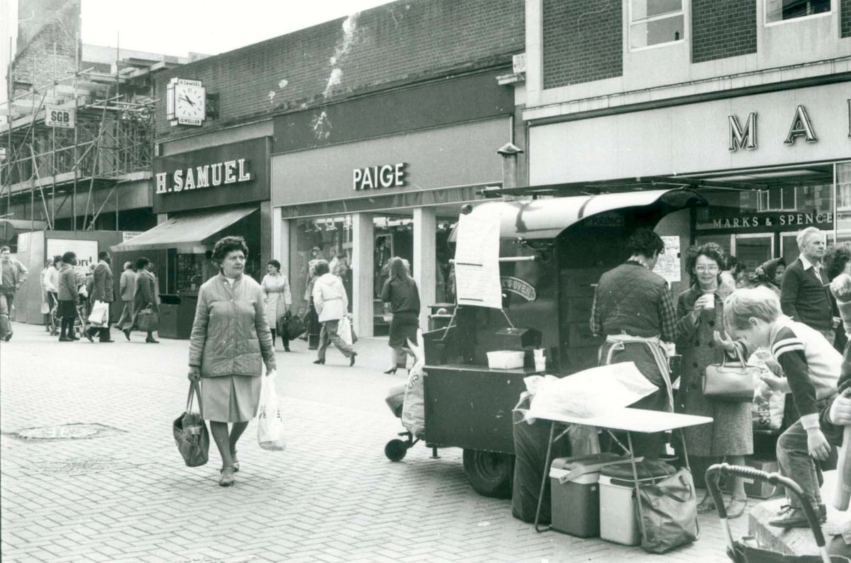 Pictures from the past: Dudley High Street and Market Place throughout the years | Express & Star