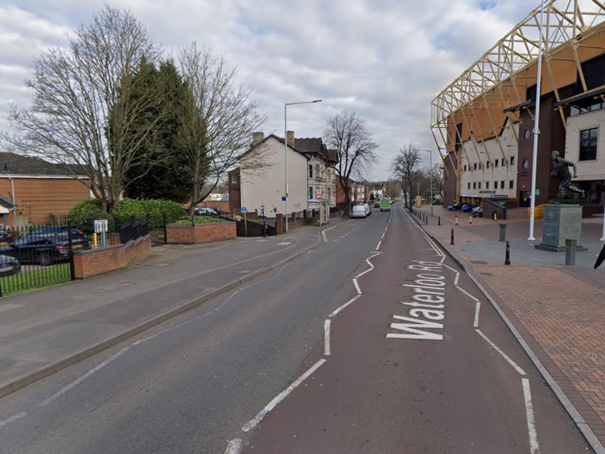 Congestion after crash near roadworks in Wolverhampton | Express & Star